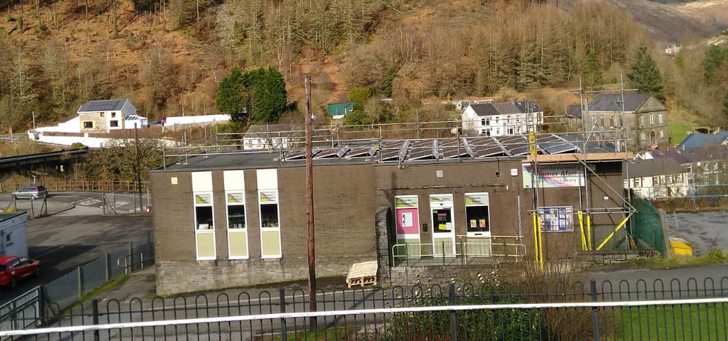 Egni Co-op gets to to work on rooftop solar in Neath Port Talbot - Co ...