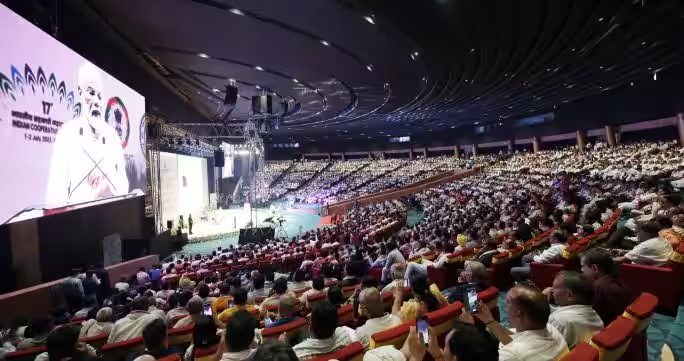 Indian PM Narendra Modi salutes co-op movement at its national congress ...