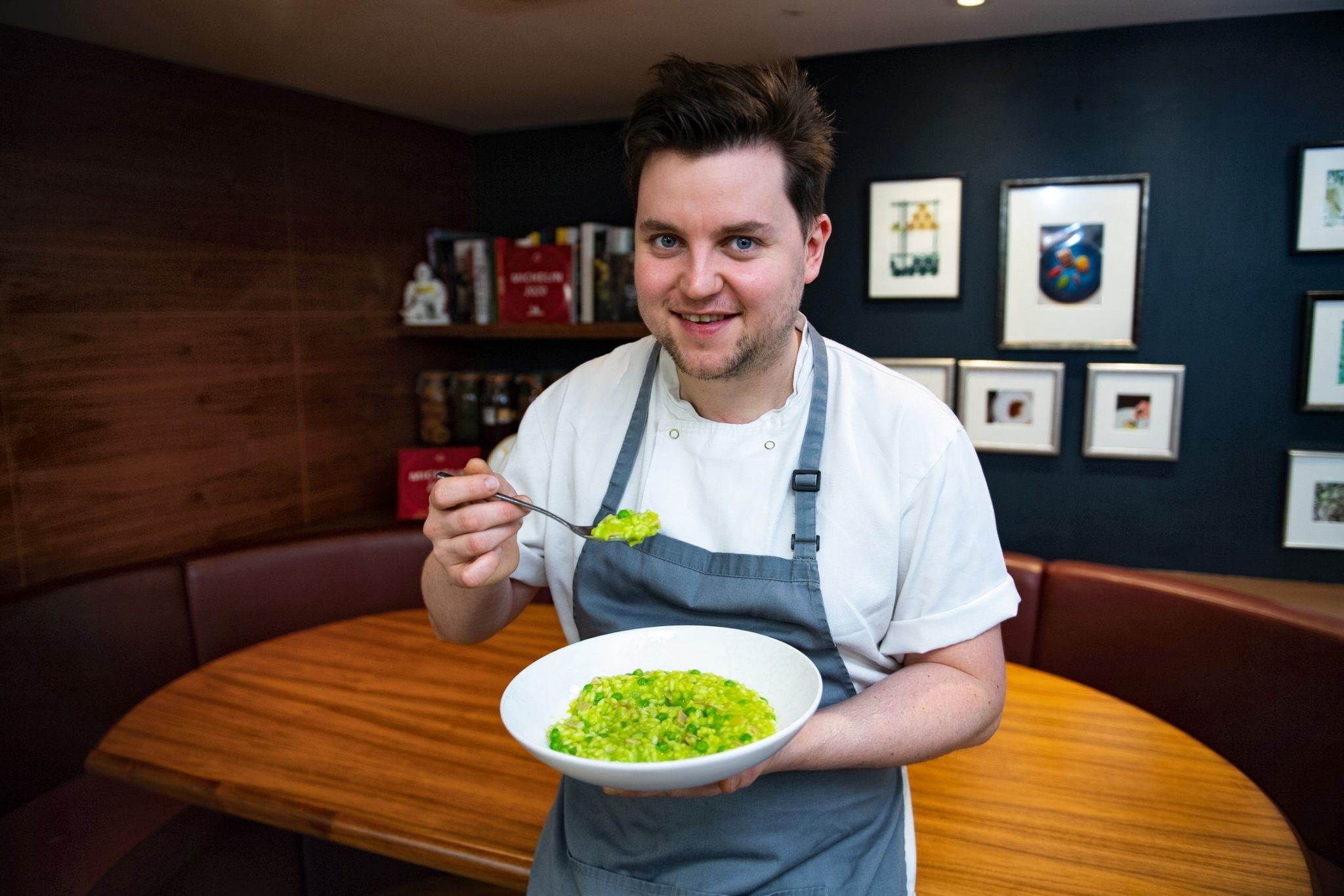 Welsh ministers visit credit unions after £422k funding boost for the ...